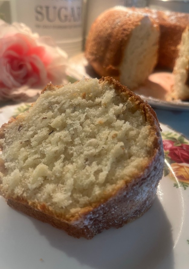 Mary Todd Lincoln’s White Almond Cake | The Historical Homemaker